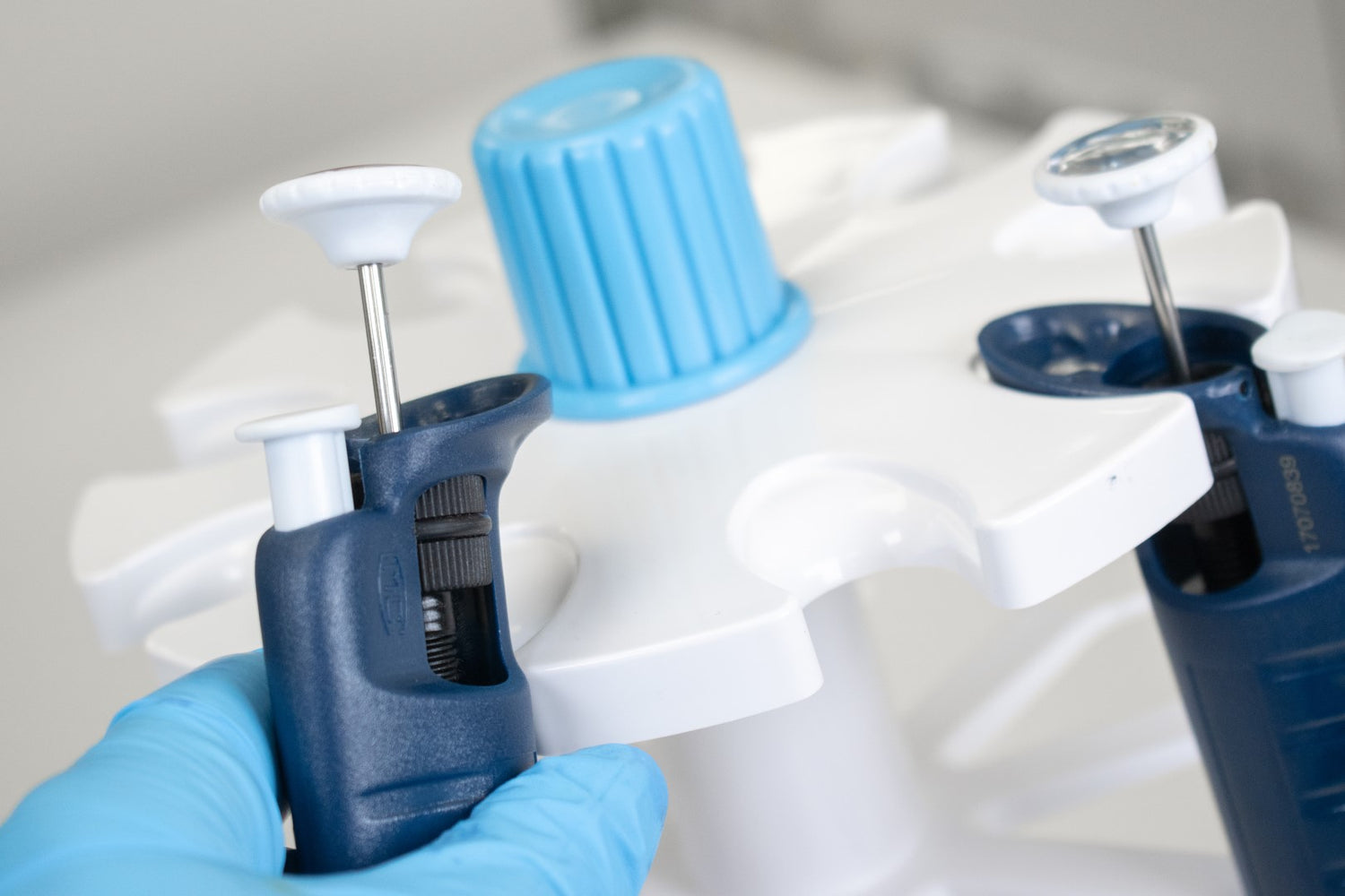 Pipette Stand | Carousel for Micropipette Storage | Ossila