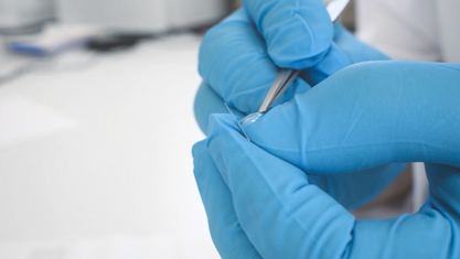 Viscoelastic transfer of 2D material using PDMS | Ossila