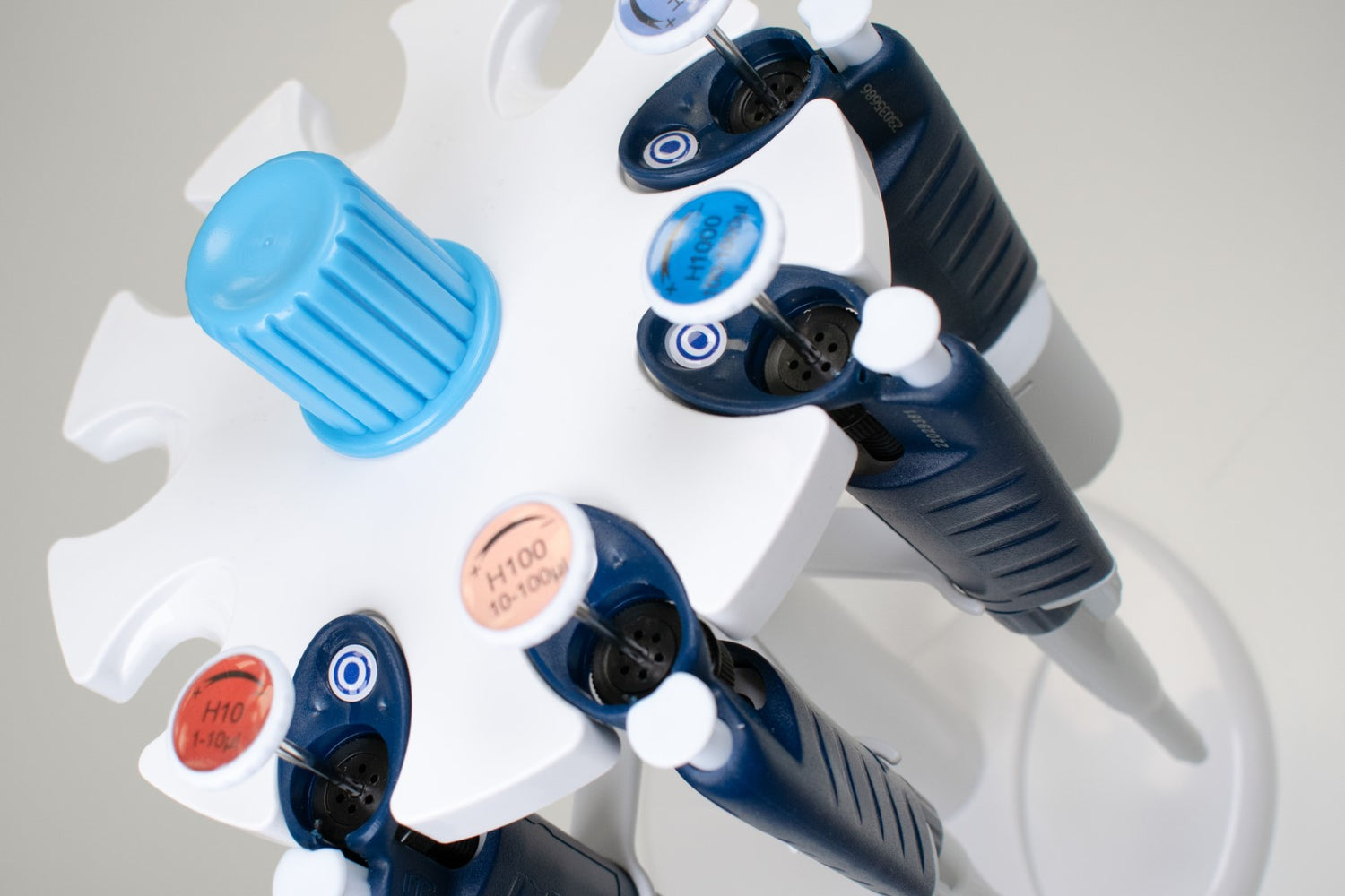 Variable Volume Micropipette Set | Ossila