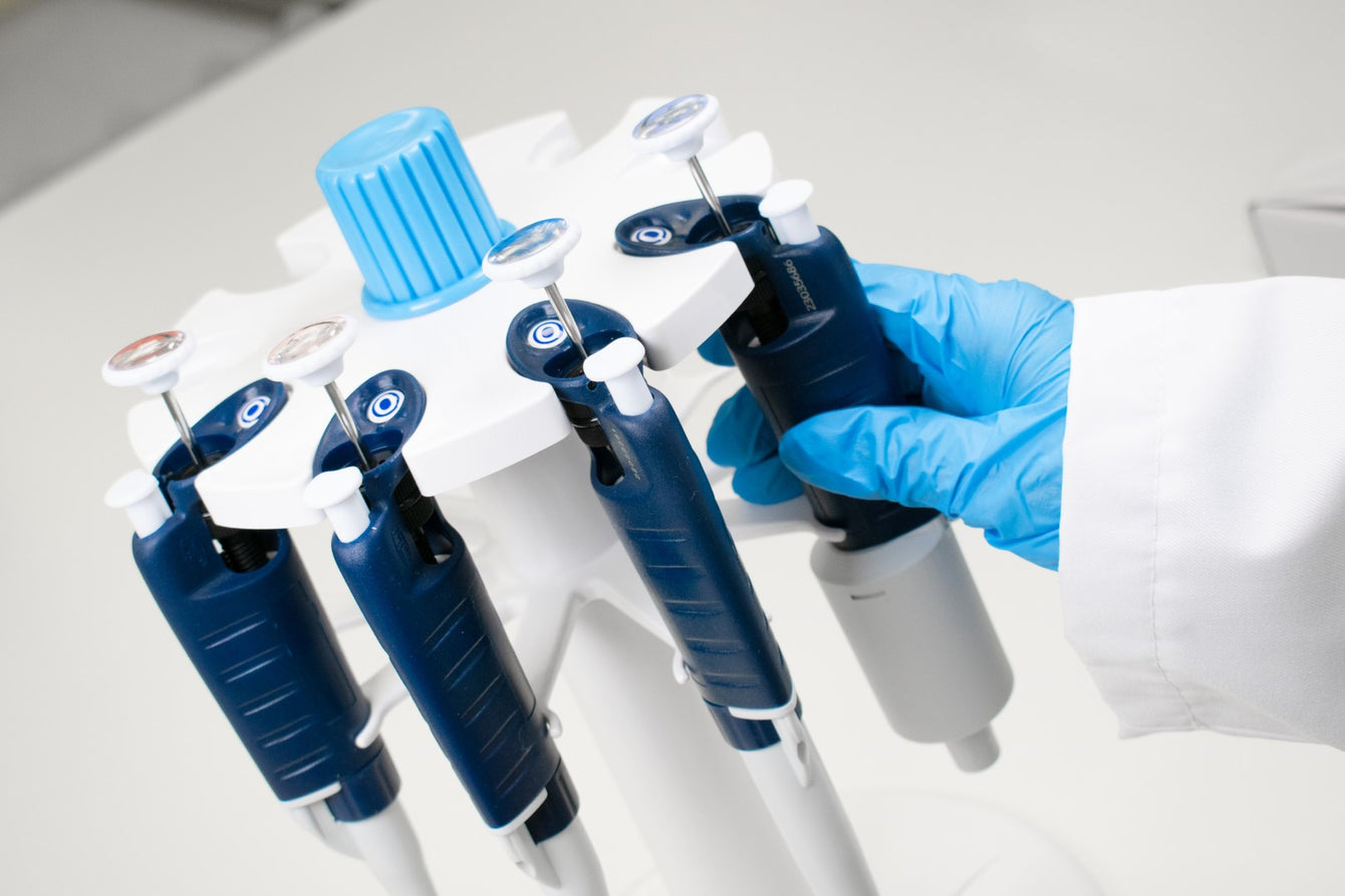 Micropipettes | Accurate and Reproducible 0.2 μl – 10 ml Volumes | Ossila
